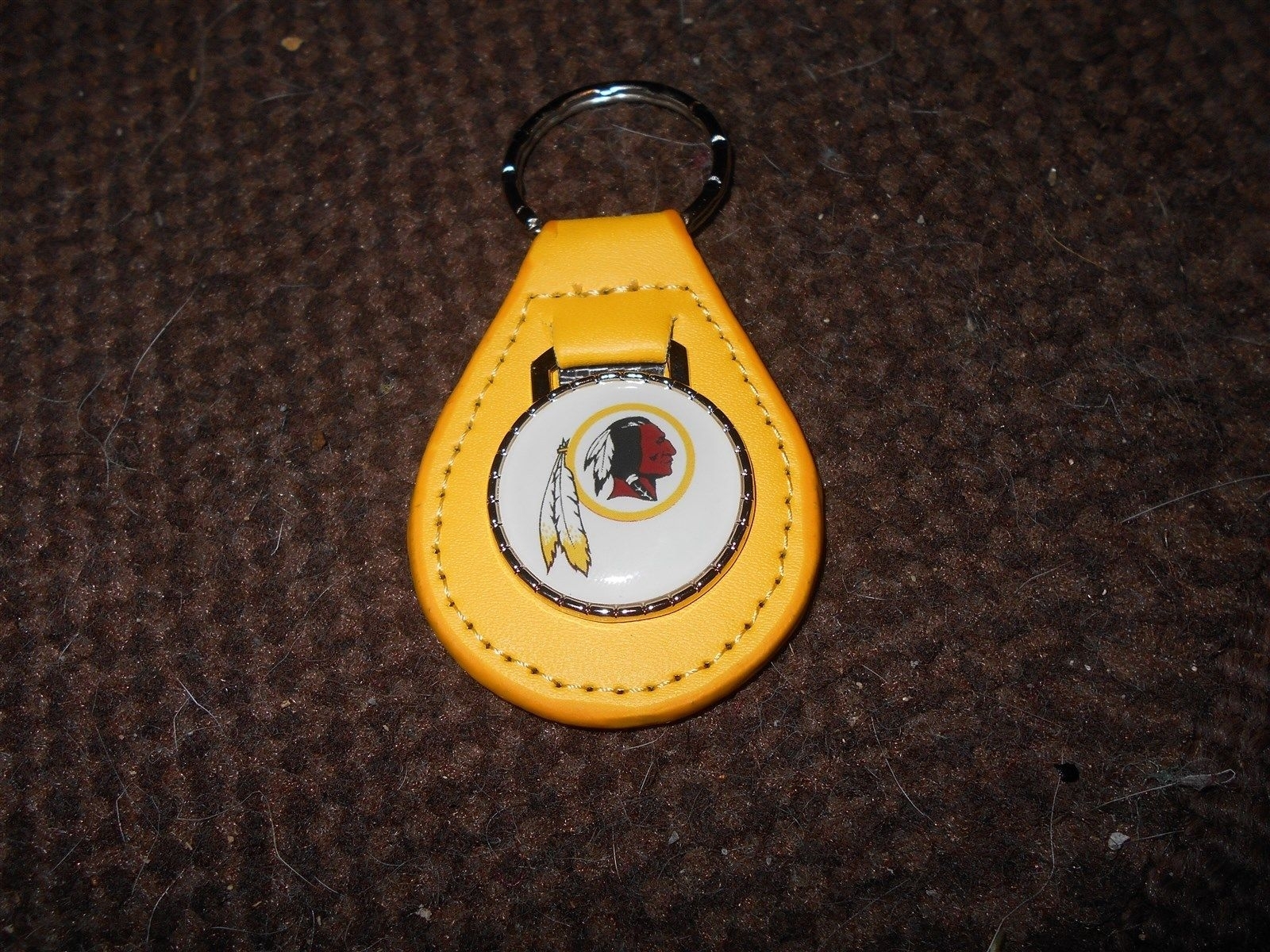 WASHINGTON REDSKINS INDIAN CHIEF HEAD VINTAGE LOGO KEYCHAIN KEYRING ...
