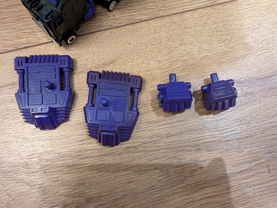 G1 Transformers Motormaster action figure Stunticons Accessories Feet ...