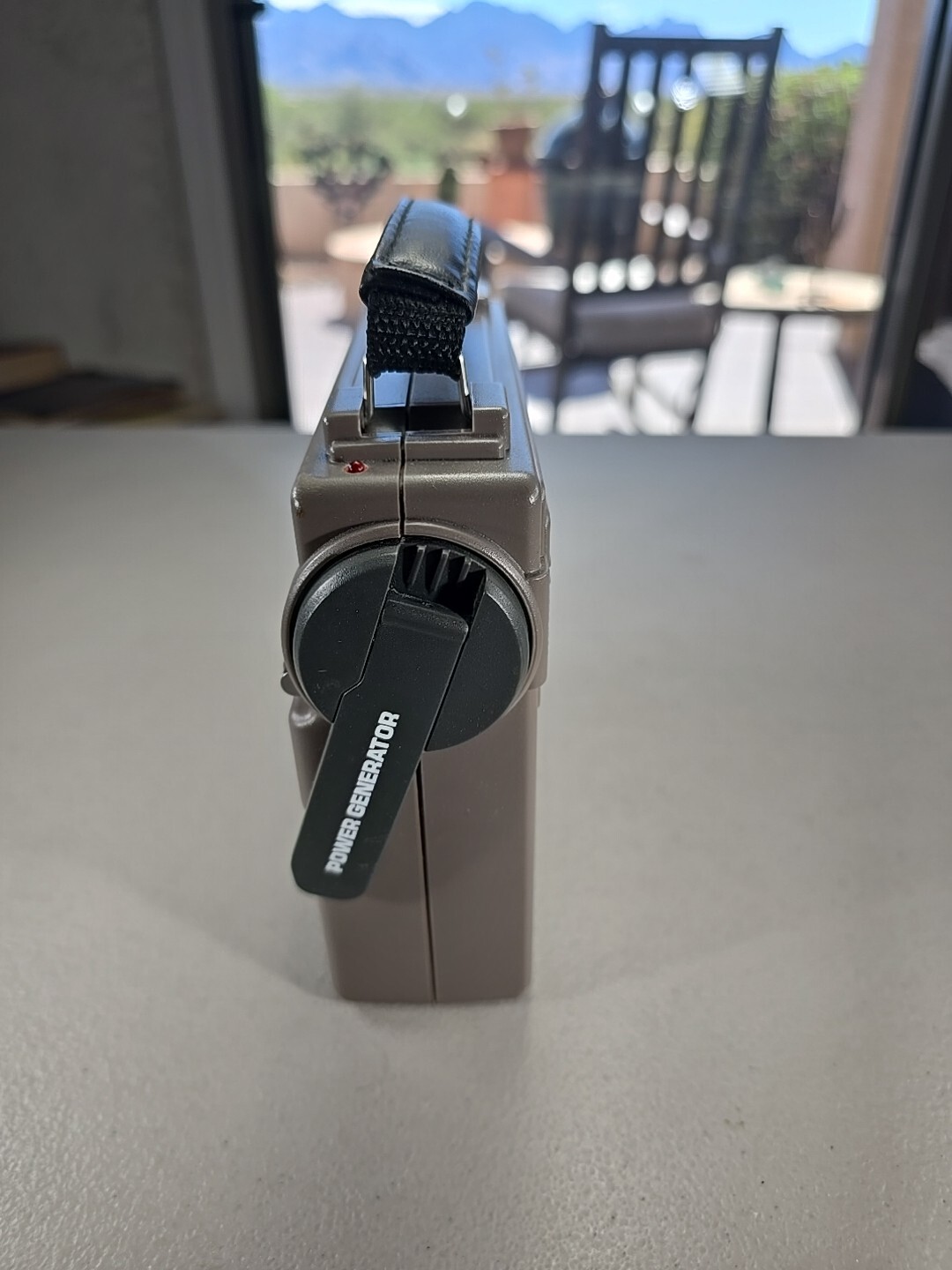 Grundig FR-200 Brown Radio AM FM SW1 Battery Hand Crank Flashlight ...