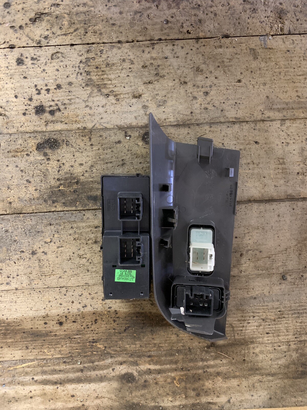 FORD EXPLORER POWER WINDOW SWITCHES DRIVER AND PASSENGER OEM 2002-2005 ...