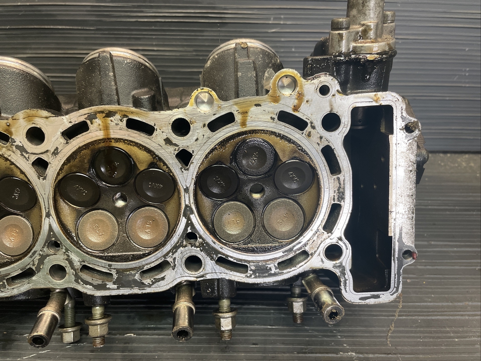 2002 Yamaha YZF R1 Cylinder head, engine head and valves #102023 | eBay
