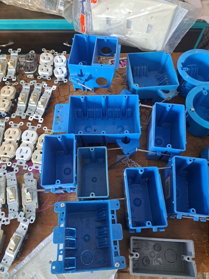 80 PLUS Electric Part Plugs Plates Boxes On/Off Switch Plates NEW AND ...