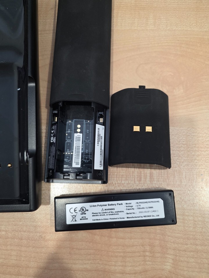 Control4 C4-SR260 Remote, C4-RBATT-250 Battery & C4-SRRS Recharging ...