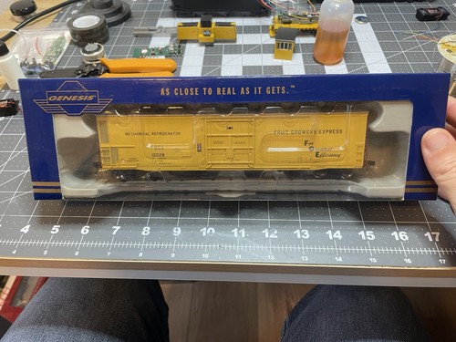Athearn Genesis Fruit Growers Express FGCX #12028 HO Scale Mechanical ...