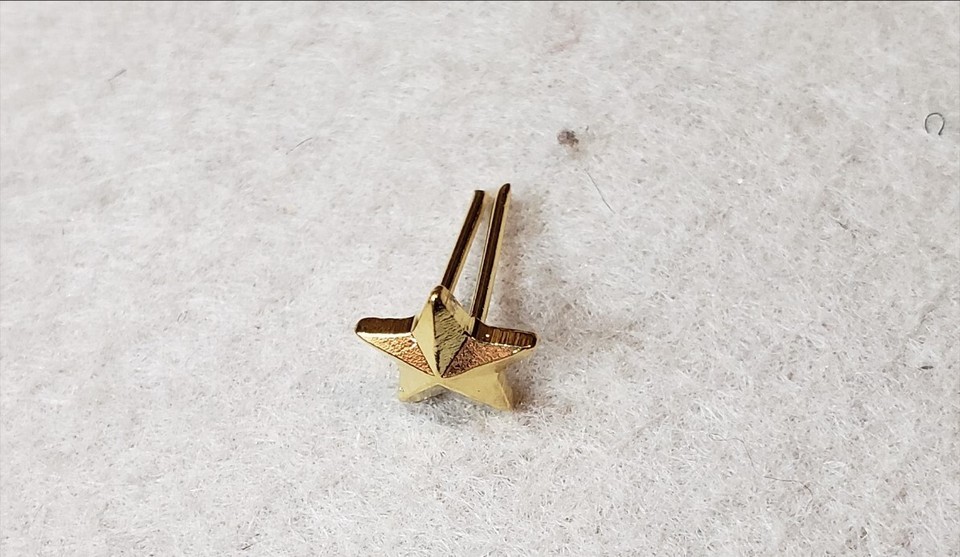 Large Single Gold Star Ribbon Attachment - 5/16" | eBay