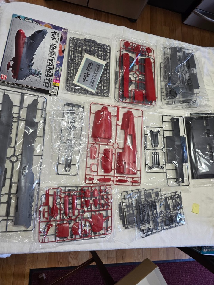 Bandai 1/500 UN Cosmo Force 2199 Space Battleship Yamato BBY-01 Model ...