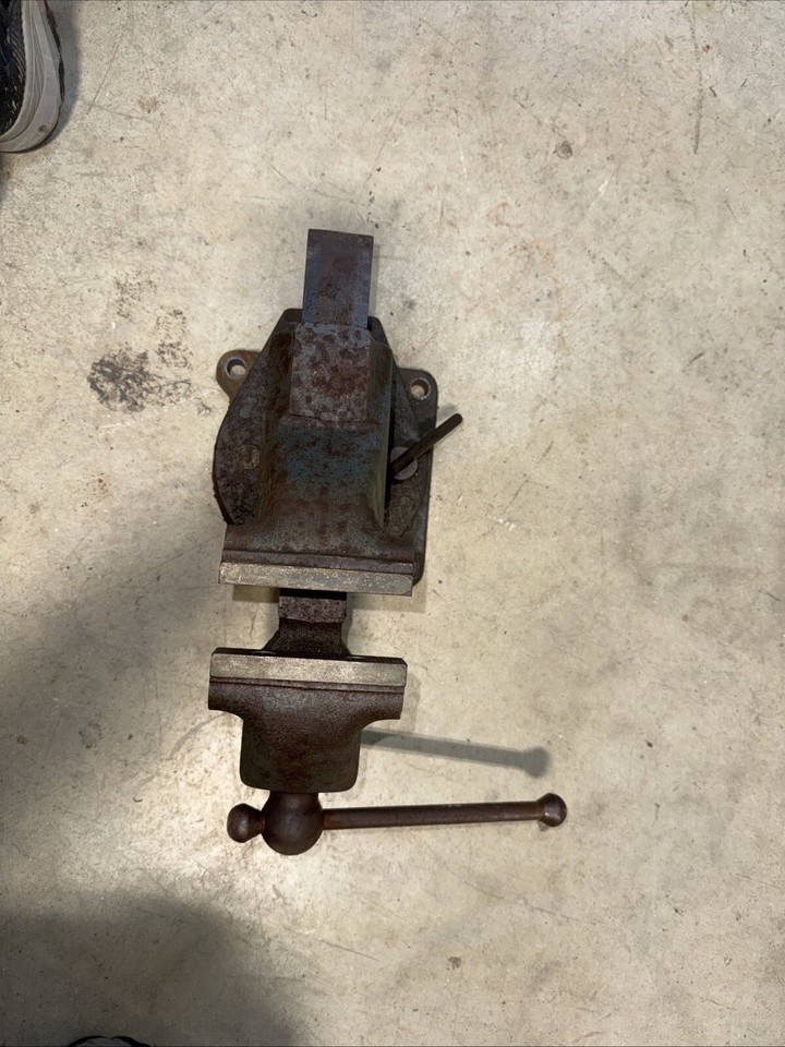 VINTAGE L.S. STARRETT 924 Athol Swivel Base Bench Vise | eBay