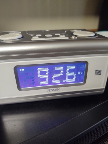 Jensen Digital Docking System For iPod Music And A.M. FM Radio/Clock ...