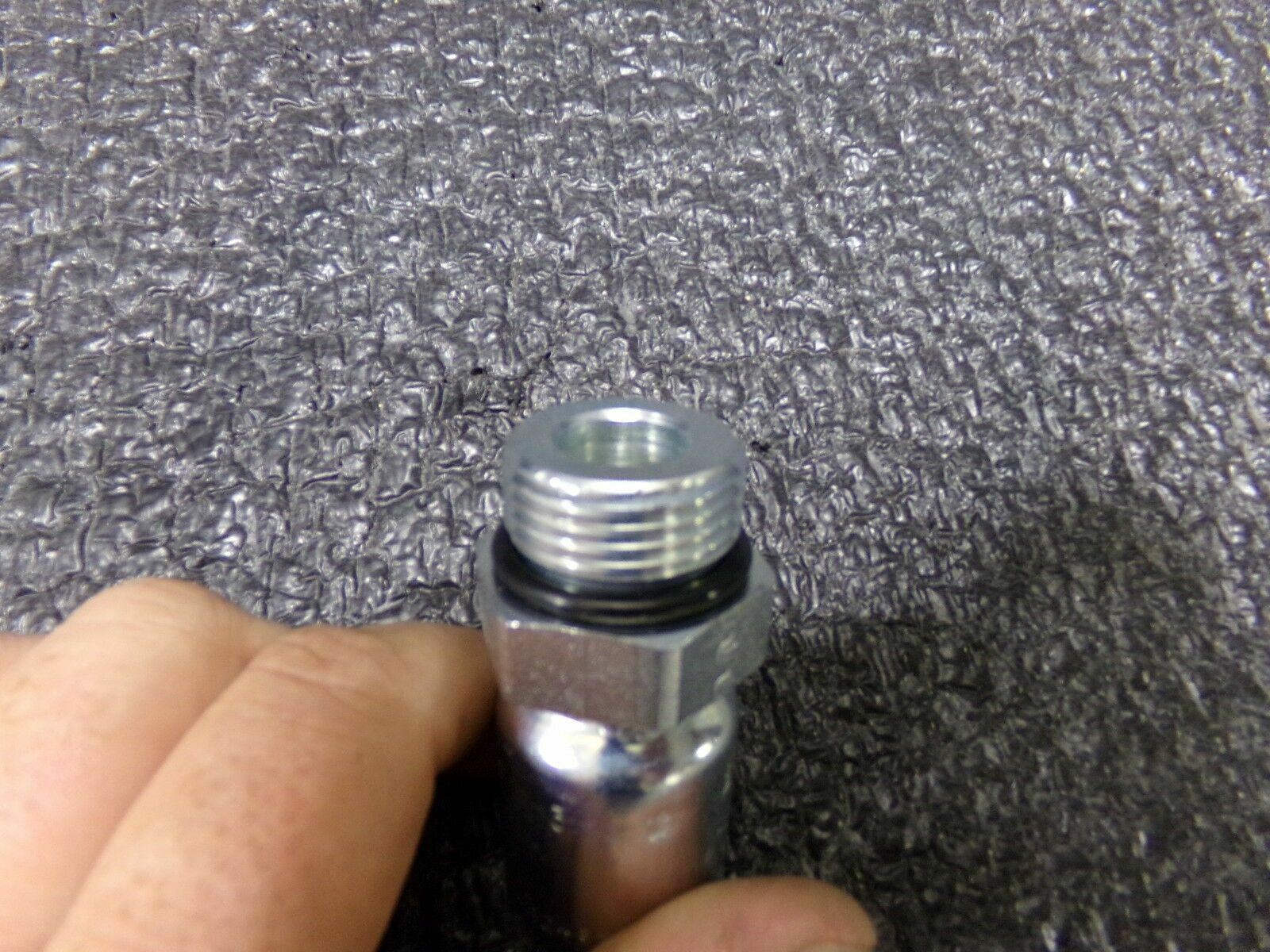 10543-12-8 Parker # 12 Male SAE Straight Thread with O-Ring x 1/2" i.d ...