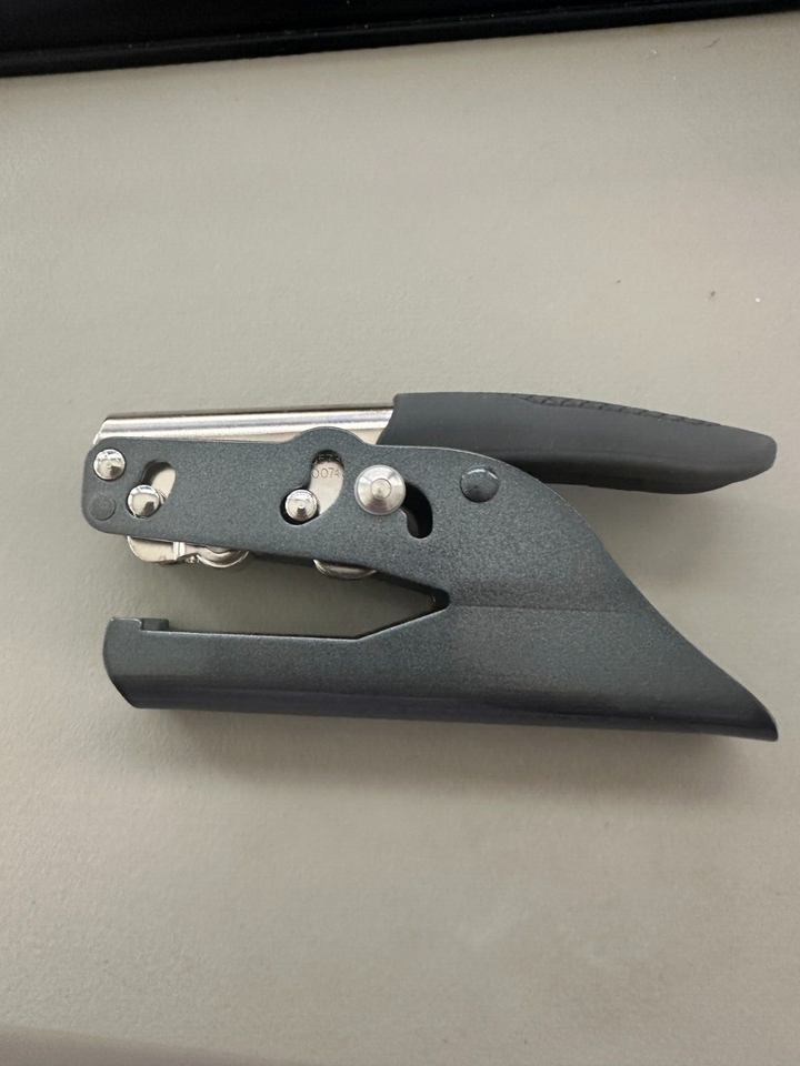 Shiny Model ES Notary Seal Embosser W/Case (No Stamp or Embossing Seal ...