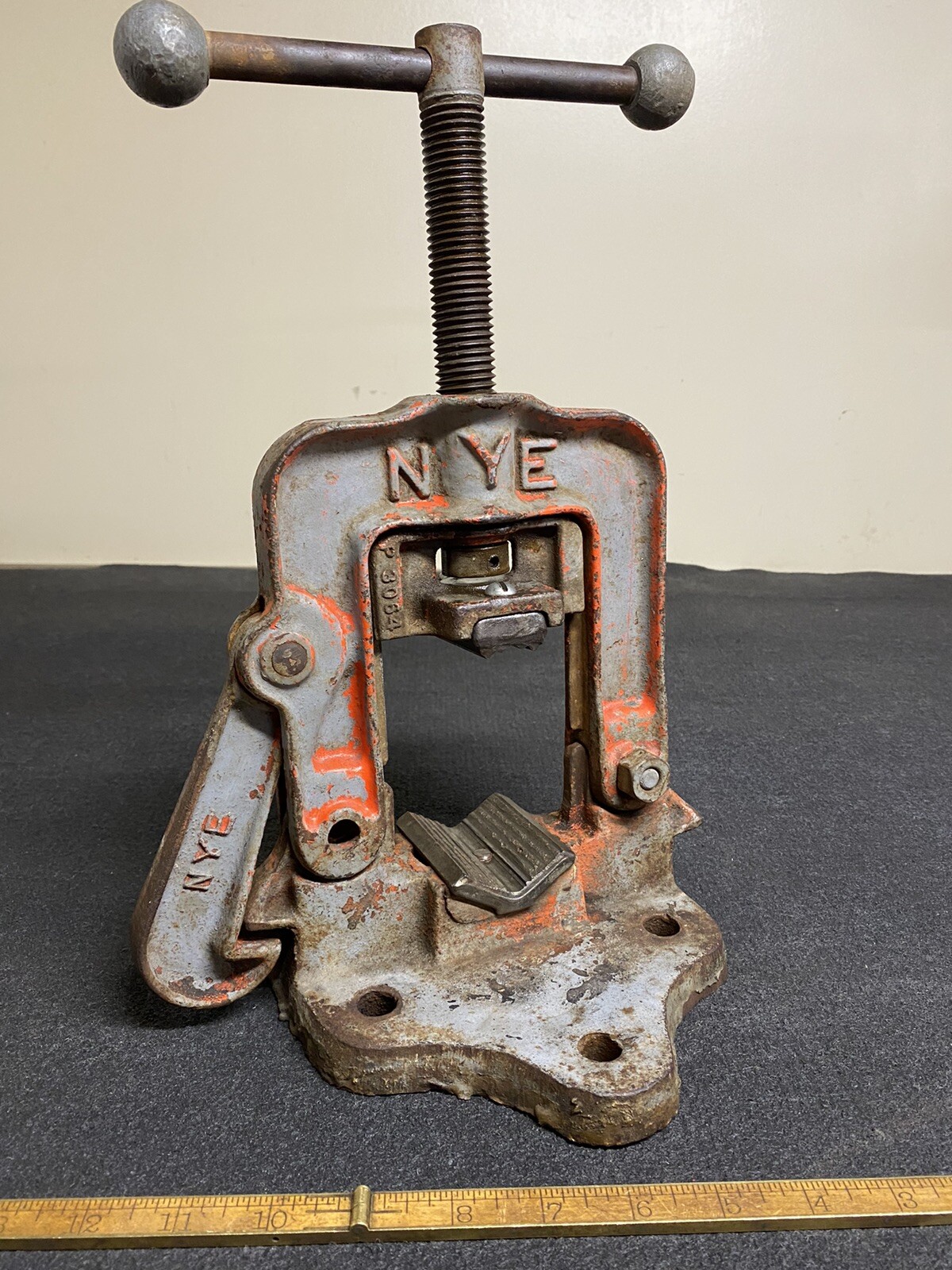 Vintage NYE No. 71 Yoke Style Pipe Vise 1/8” - 2” Scarce | eBay