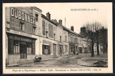 CPA Marcoussis, Place de la République, Restaurant Maison Chauvet 1950 ...