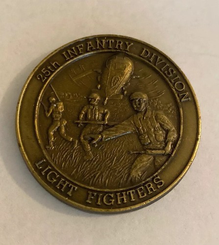 25th Infantry Division Light Fighters Challenge Coin (rare & vintage ...