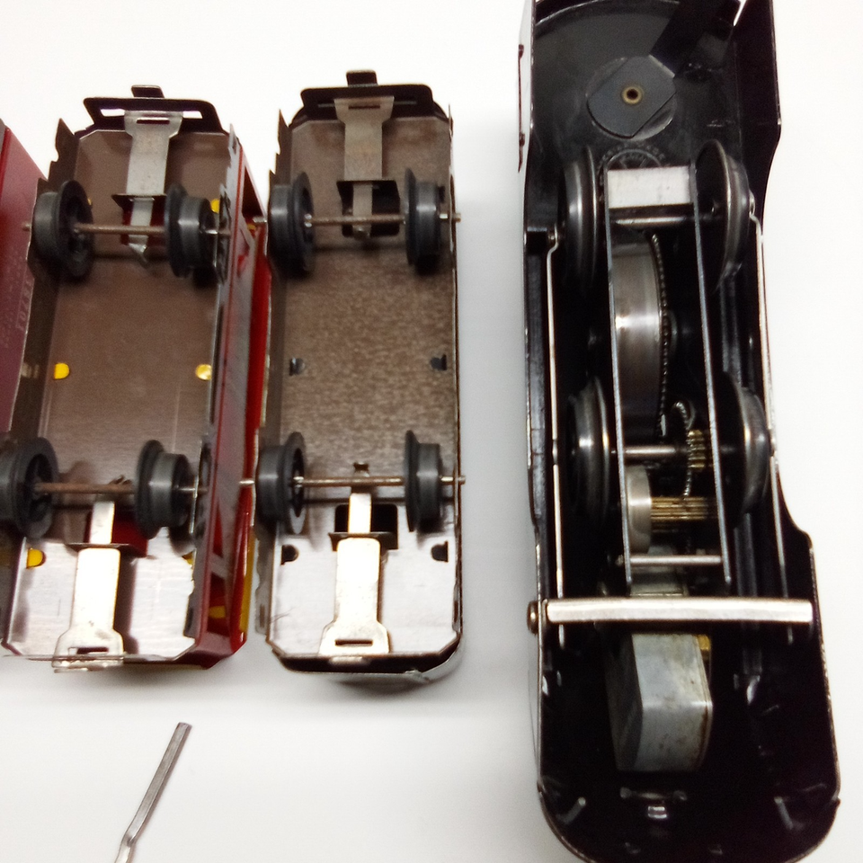 Marx Mercury Train Wind Up Engine Locomotive and Tin Cars Track New ...