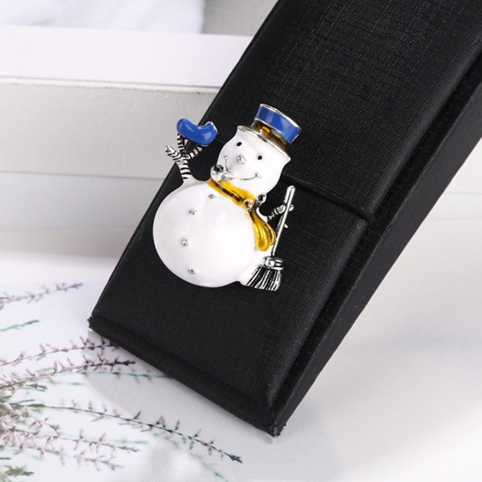 2pcs Christmas Creative Brooch Alloy Lovely Snowman Pattern Cartoon ...