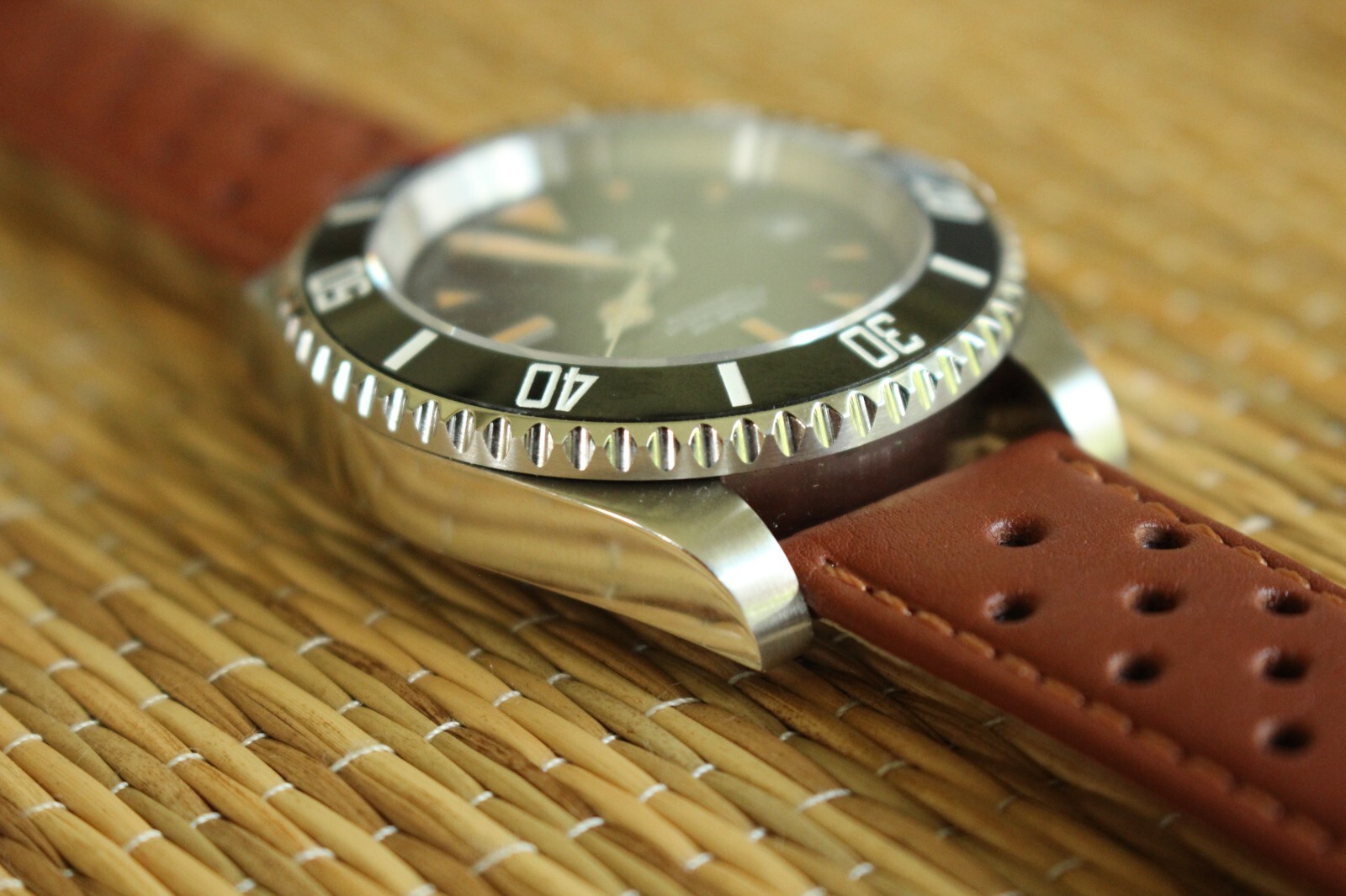 UNPARALLELED ZODIAC 200M RARE DIAL AUTOMATIC STAINLESS STEEL DIVER ...