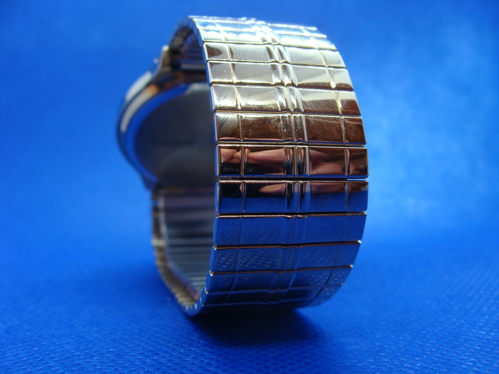 SHARP SHP-115 Quartz 100ft WATER Resist GOLDTONE STRETCH BAND, WORK ...