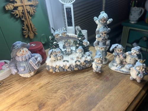 VNTG 6 Piece Snow Buddies Figurine- Crystal at play Silent Night music ...