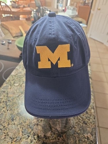 NCAA Michigan Wolverines Blue Hat Maize Letter By Signatures Pre-owned ...