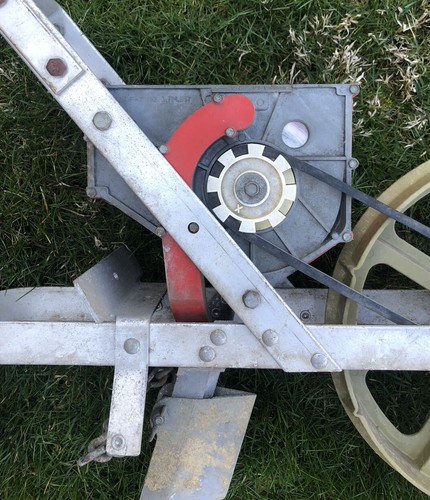 Earthway Model No. 1001-B Garden Seeder With 1 Corn Seed Plate | eBay