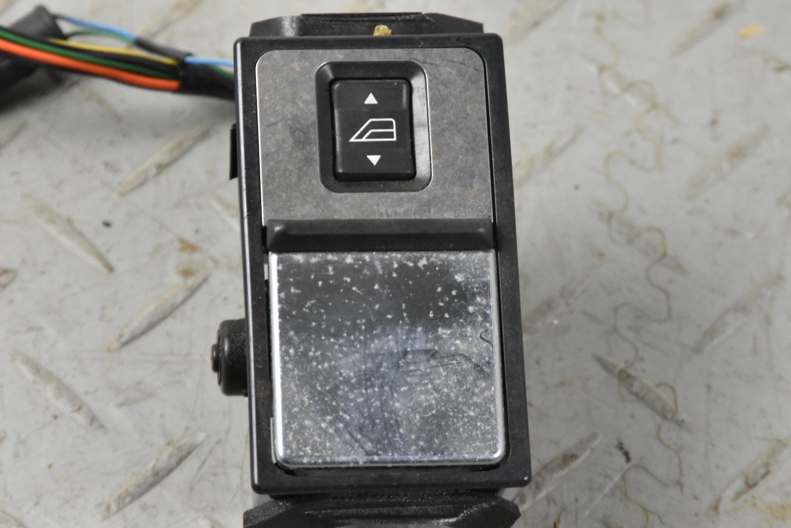 JAGUAR EARLY XJ6 XJ40 DOOR SWITCH PACK WINDOW BUTTON DOOR CASING ...