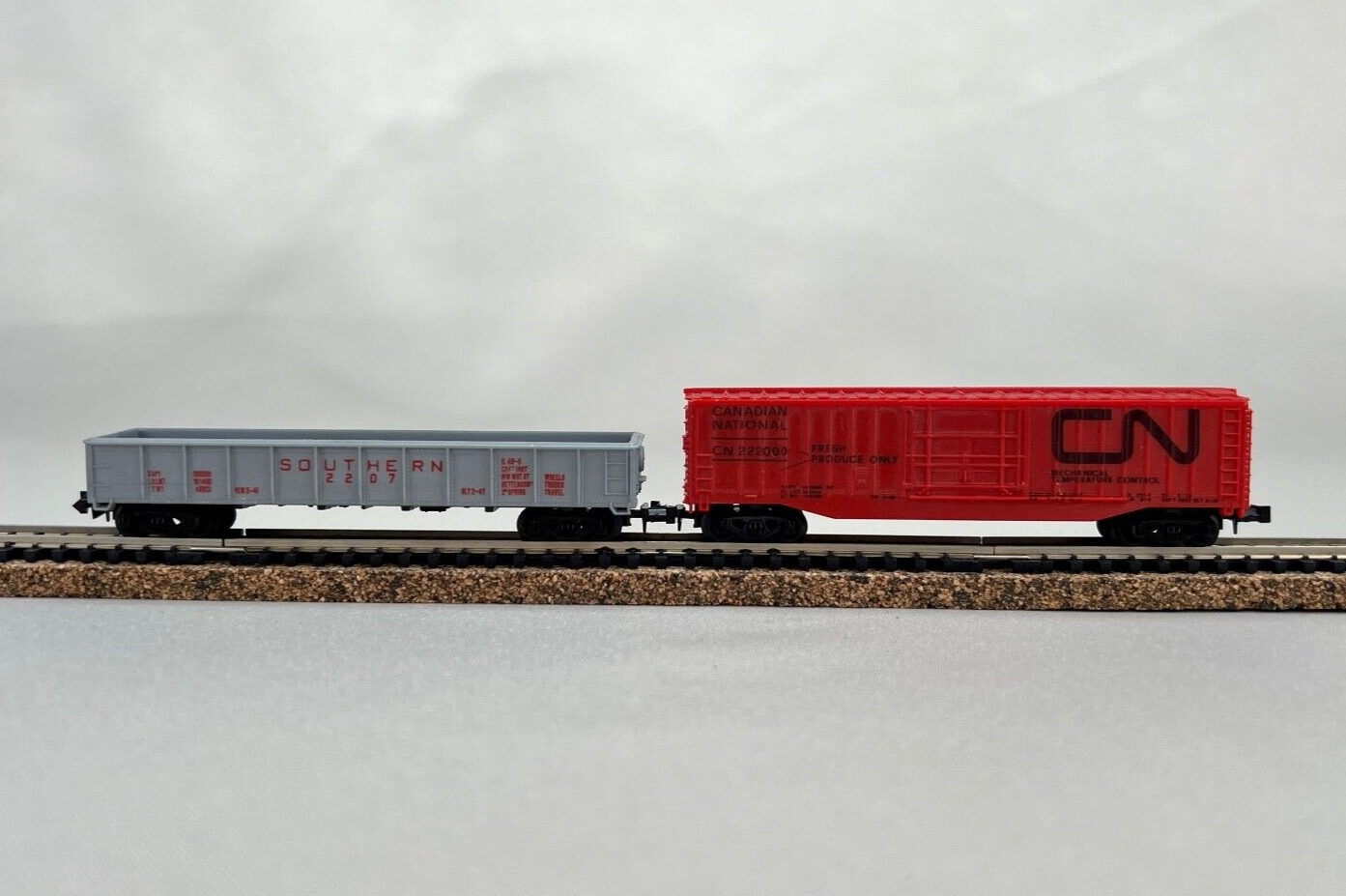 Lima N Scale Canadian National Boxcar and Southern Open Gondola | eBay