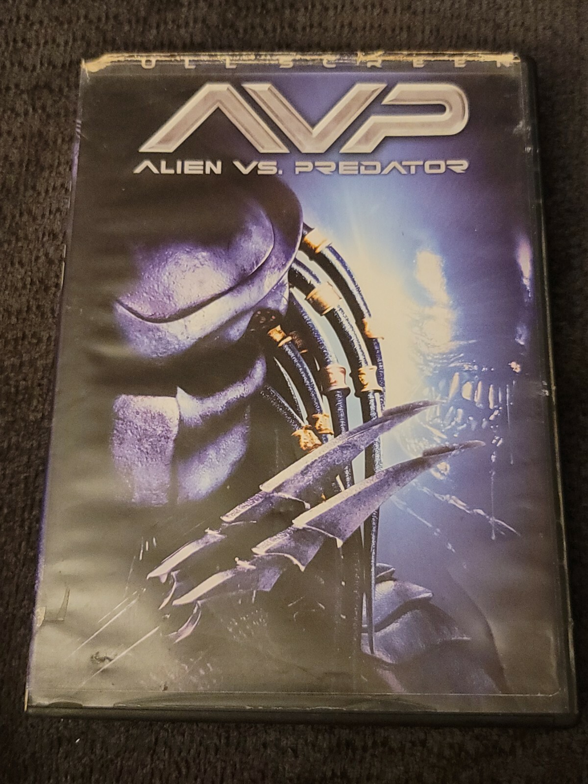 AVP - Alien Vs. Predator (Full Screen Edition) - DVD - VERY GOOD ...