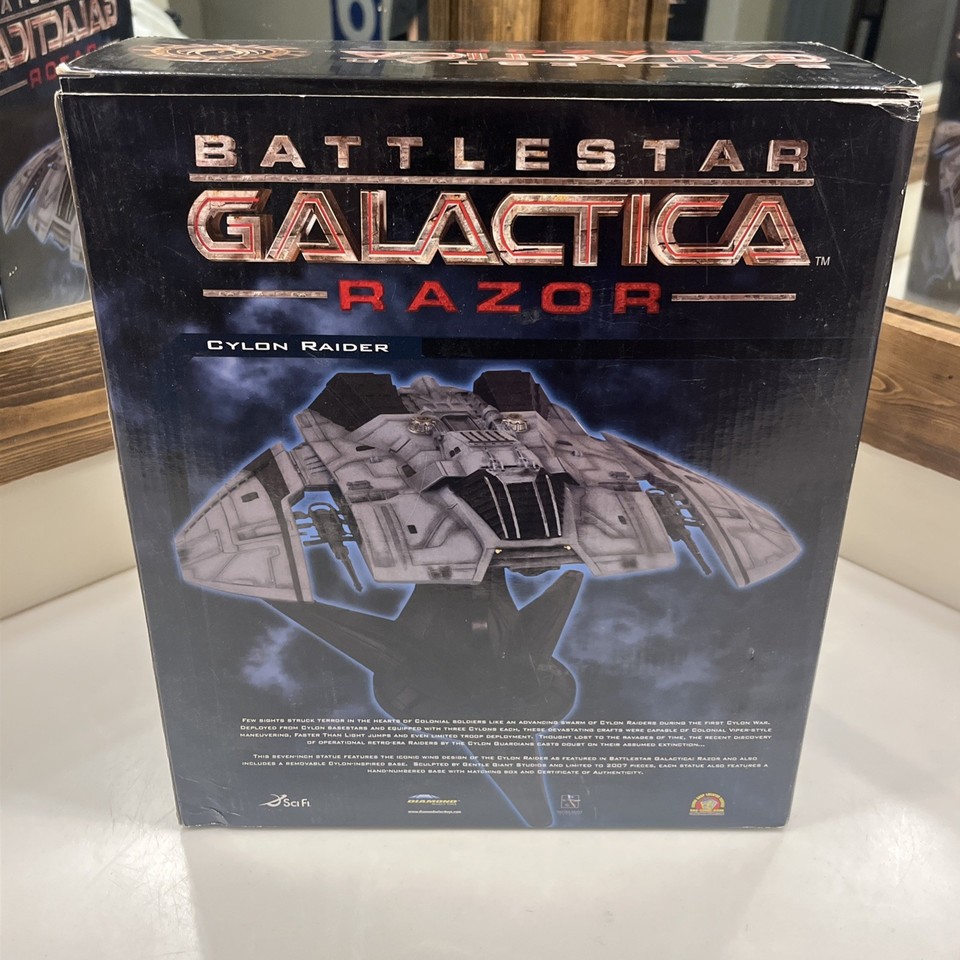 Battlestar Galactica Razor Cylon Raider Diamond Select Toys 340 of 2007 ...