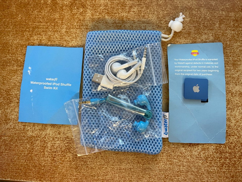 Swim iPOD Shuffle MP3 Player & Buds 100% Waterproof - BLUE - Superior ...