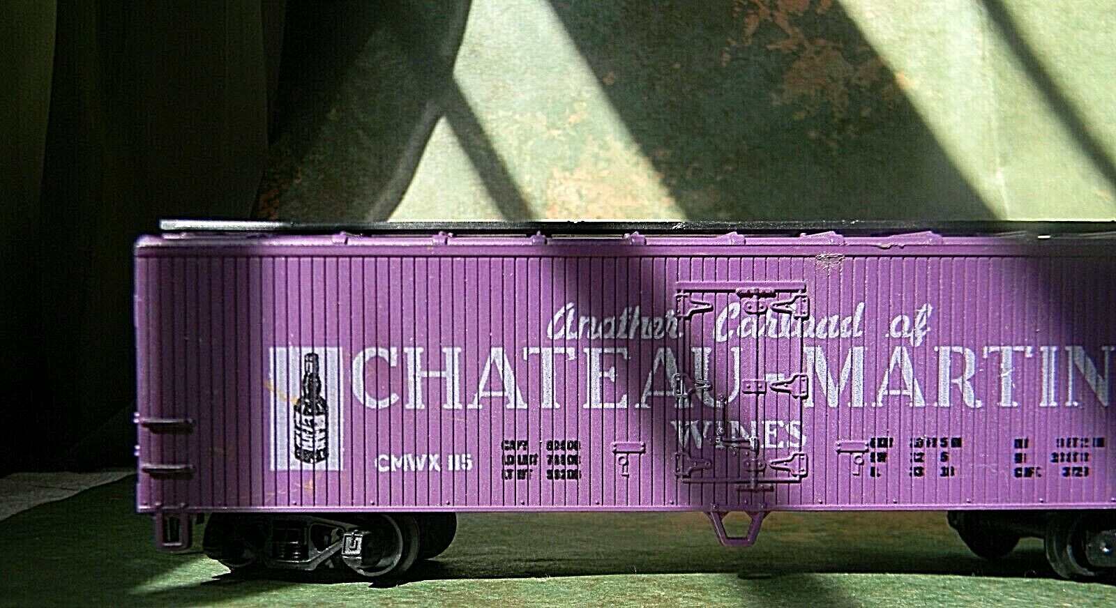 ROCO Ventilated Wine Reefer ~ CHATEAU MARTIN ~ Billboard CMWX 115 ...