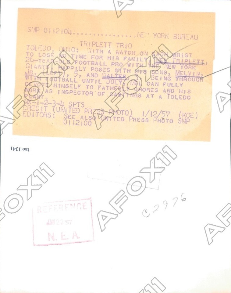 1957 New York Giants Football Player Mel Triplett With Sons Press Photo ...