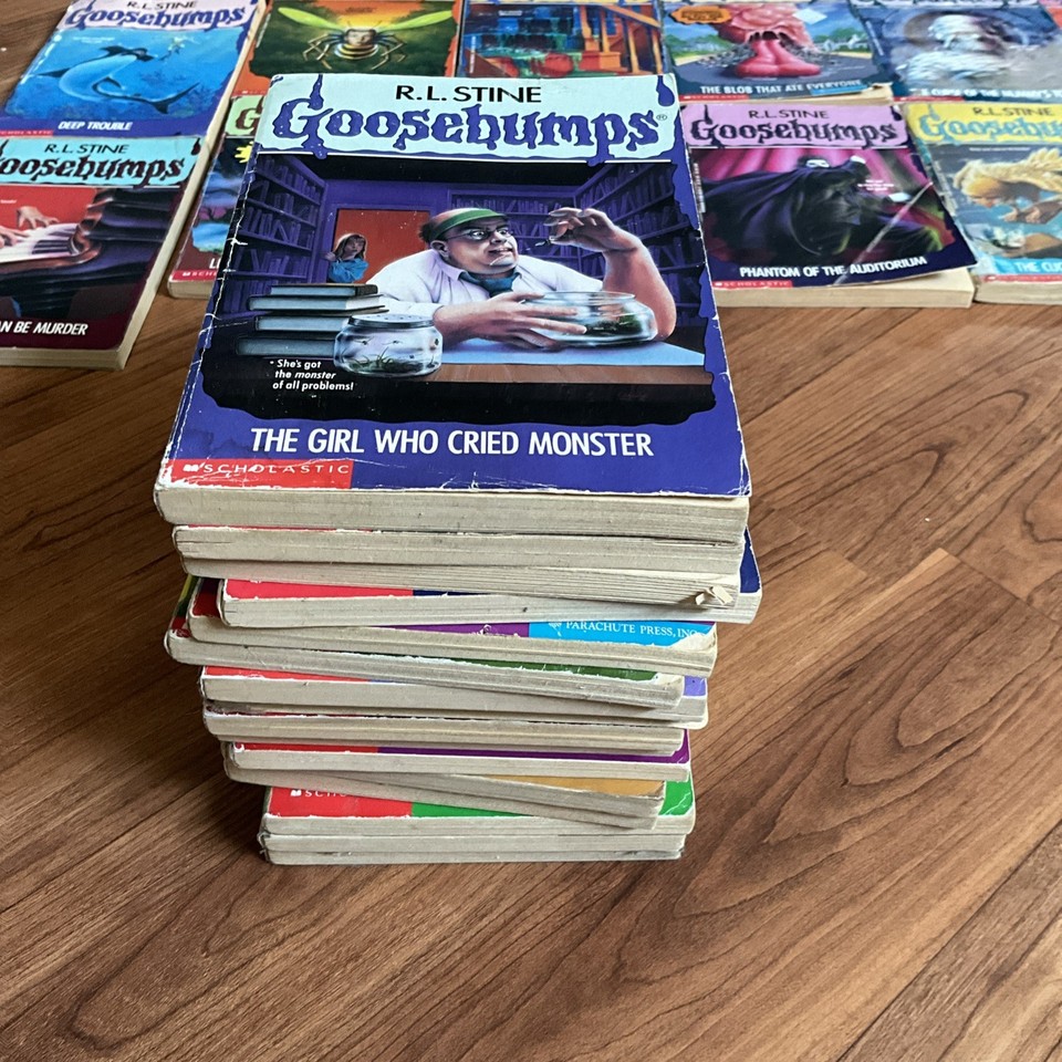 Huge Lot Of 33 RL Stine Goosebumps Paperback First Edition Books ...