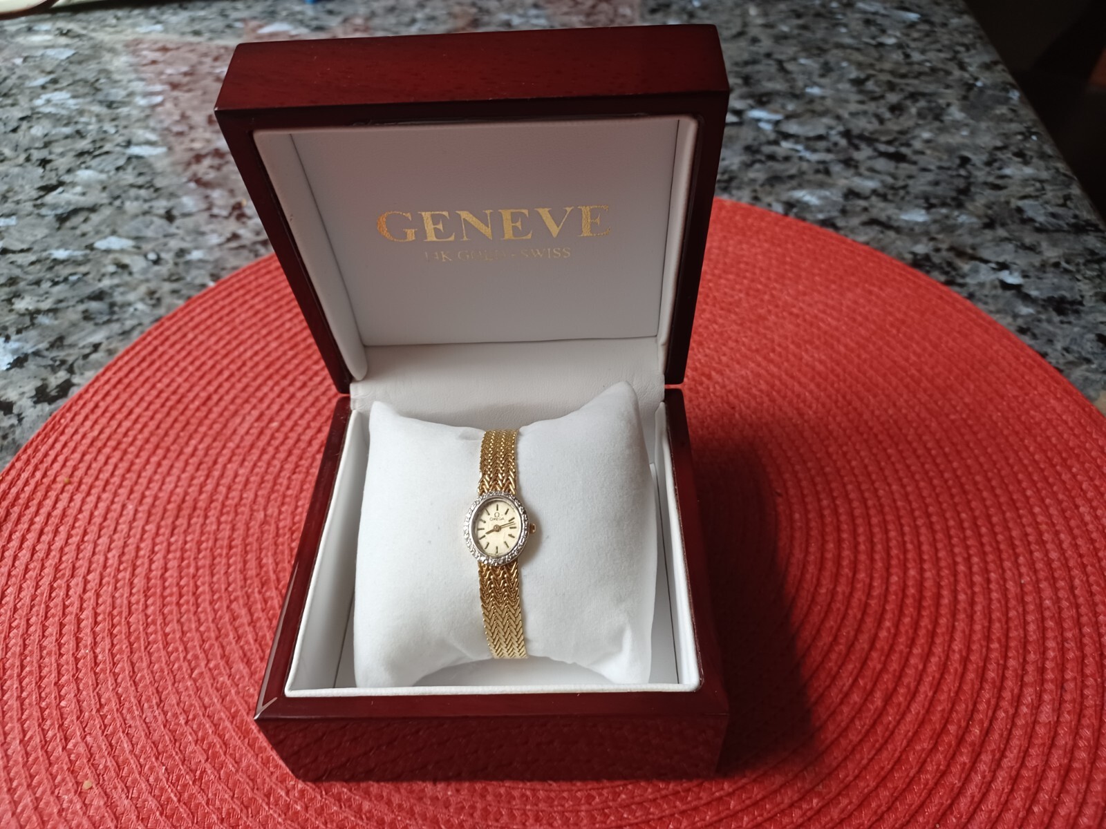 OMEGA SOLID 14K YELLOW GOLD/DIAMONDS VINTAGE OVAL WOMEN QUARTZ WRIST ...