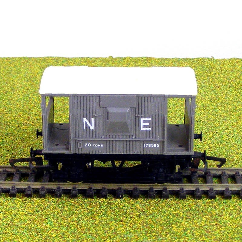 00 Gauge Hornby NE 20 Ton Brake Van for Model Railway | eBay UK