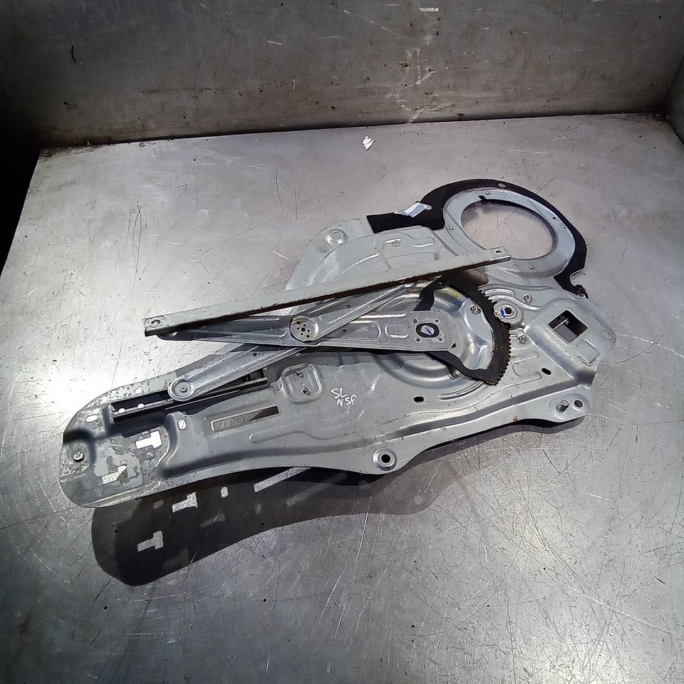 Kia Sportage Mk3 SL 2010-2015 Passenger/Left/NS Front Window Regulator ...