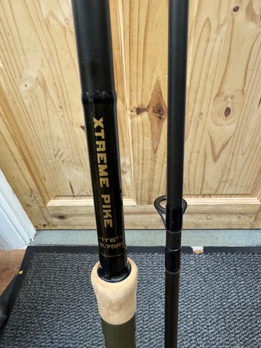 PIKE PREDATOR FISHING TACKLE - FOX EXTREME PIKE ROD, 11ft 6ins, 2.75lb, Cork | eBay UK