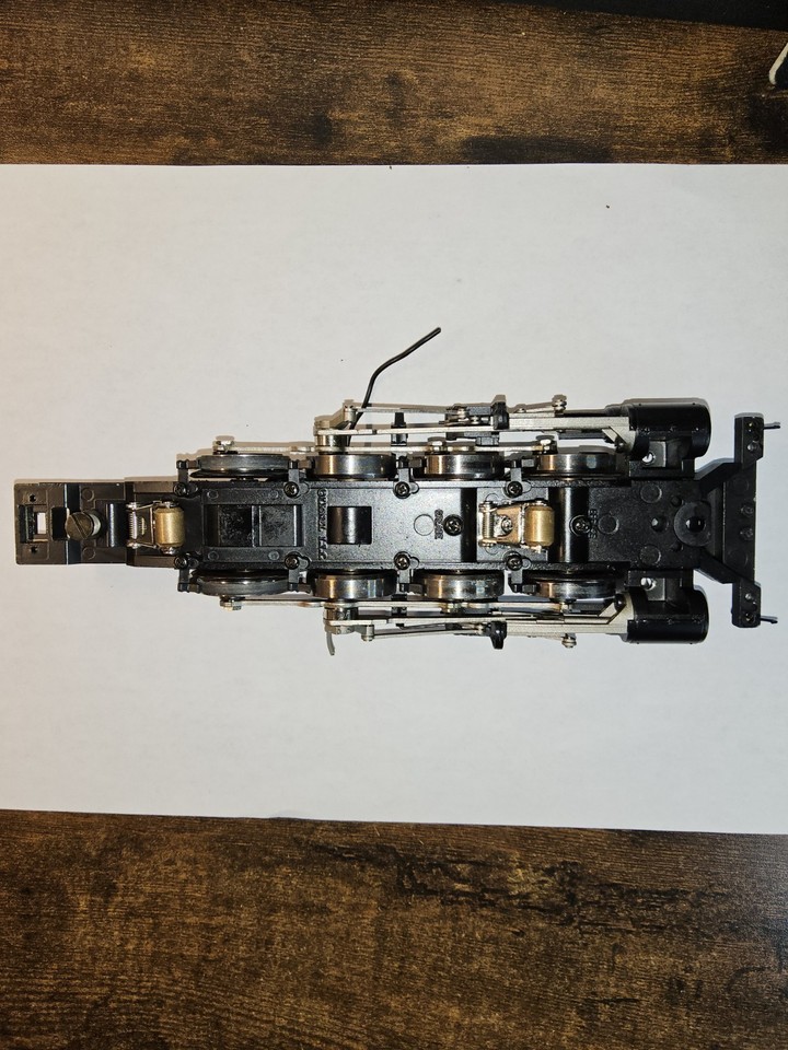 Lionel O Gauge Unknown Steam Locomotive Frame With 8 Wheels And More ...