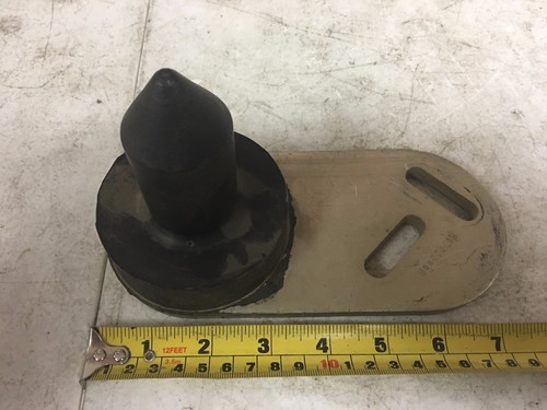 KW Hood Locator Pin & Bracket Kenworth # K179-C-388R Ref# K179388R ...