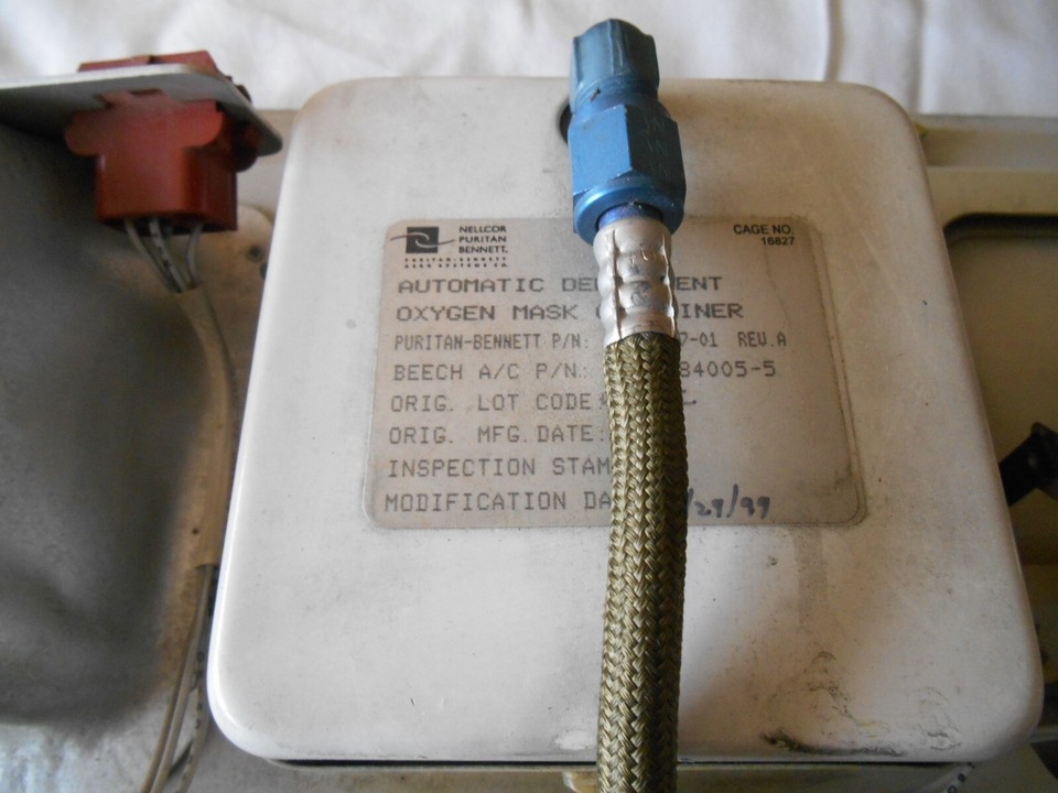Beechcraft 1900D Passenger Service Unit (O2 mask and lights) | eBay