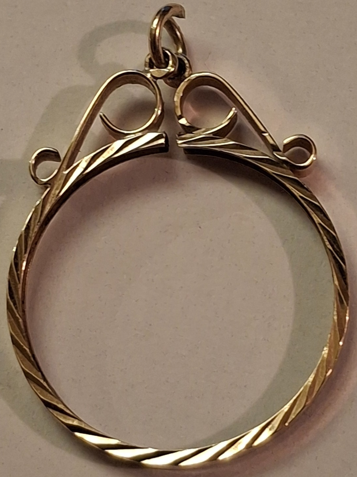 9ct Gold Diamond-Cut Scroll-Top Sovereign Coin Pendant Mount, 1.11g ...