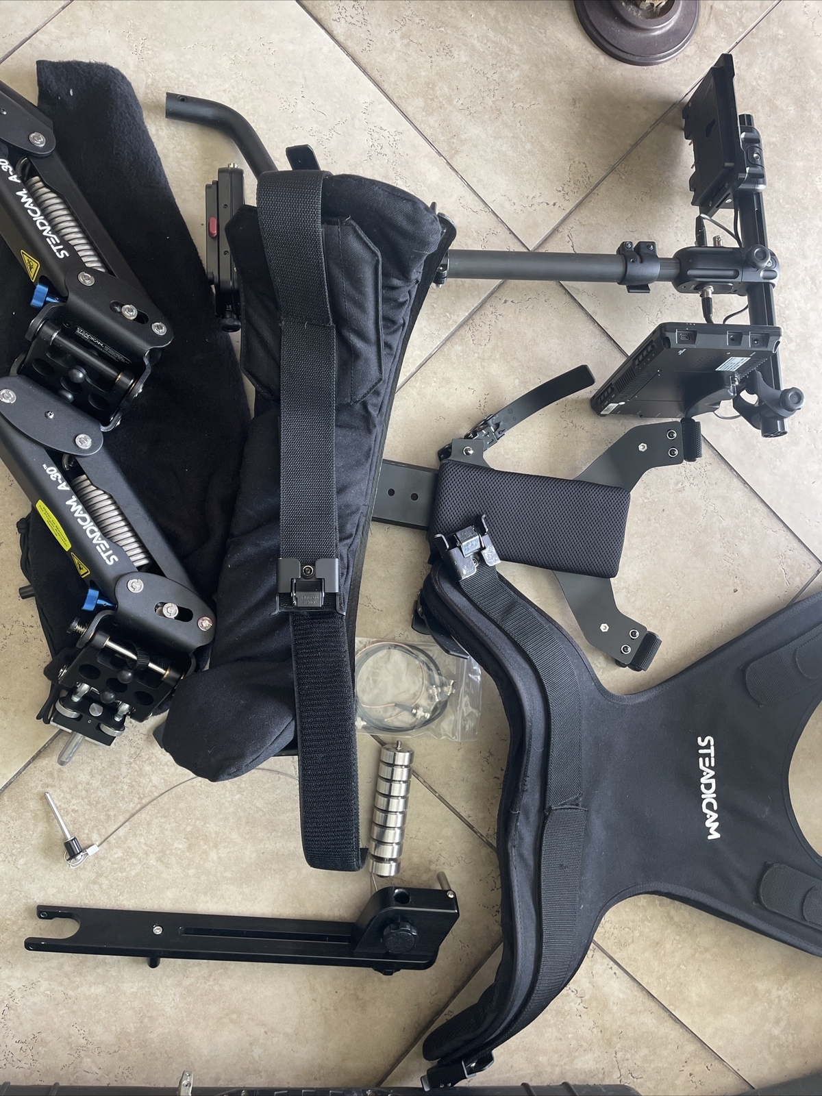 Steadicam Aero 30 Stabiliser System with V-Lock Battery Mount and A-30 ...