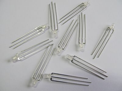 20 Stück - DUO LED 3mm rot/grün 3-pin 65-110mcd Bi-Color Leuchtdiode ...