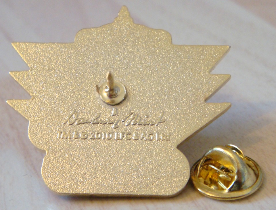 LIVERPOOL v ARSENAL Victory Pins 2001 FA CUP FINAL Badge Maker Danbury Mint | eBay