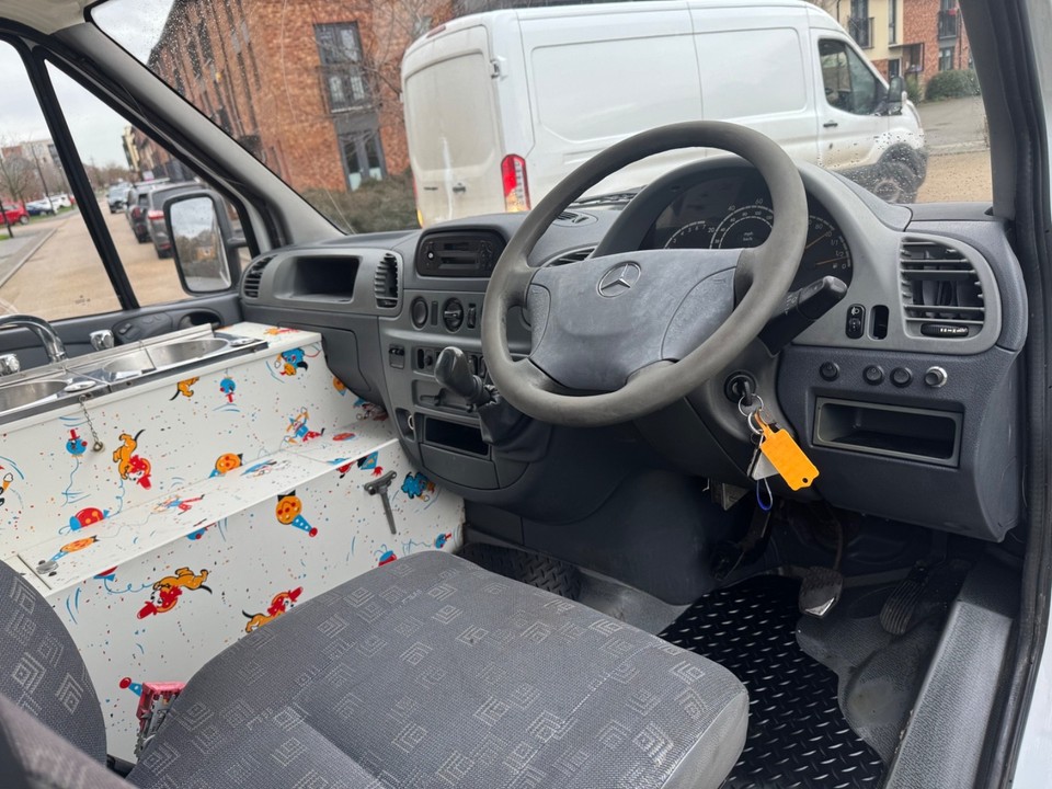 SOFT ICE CREAM VAN MERCEDES SPRINTER 308 CDI CUMMINS VAN UNO PAS 2 ...