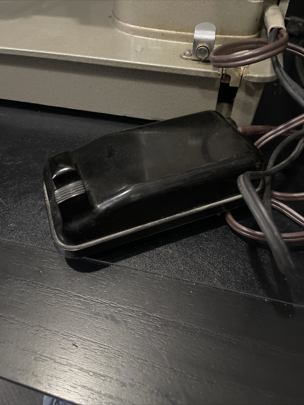 VINTAGE SINGER SEWING MACHINE 13608M WORKS | eBay