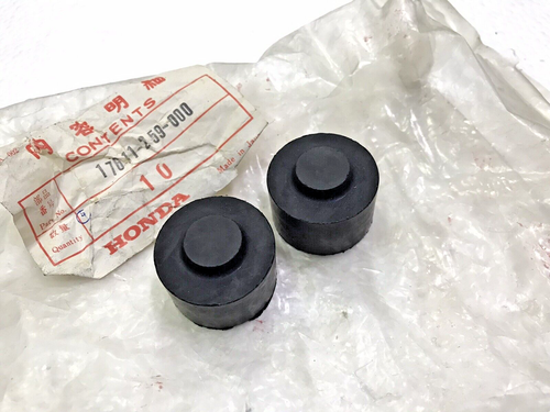 Honda Dream C72 C77 C78 CA72 CA77 CS72 Rubber Front Tank NOS x2 17611 ...