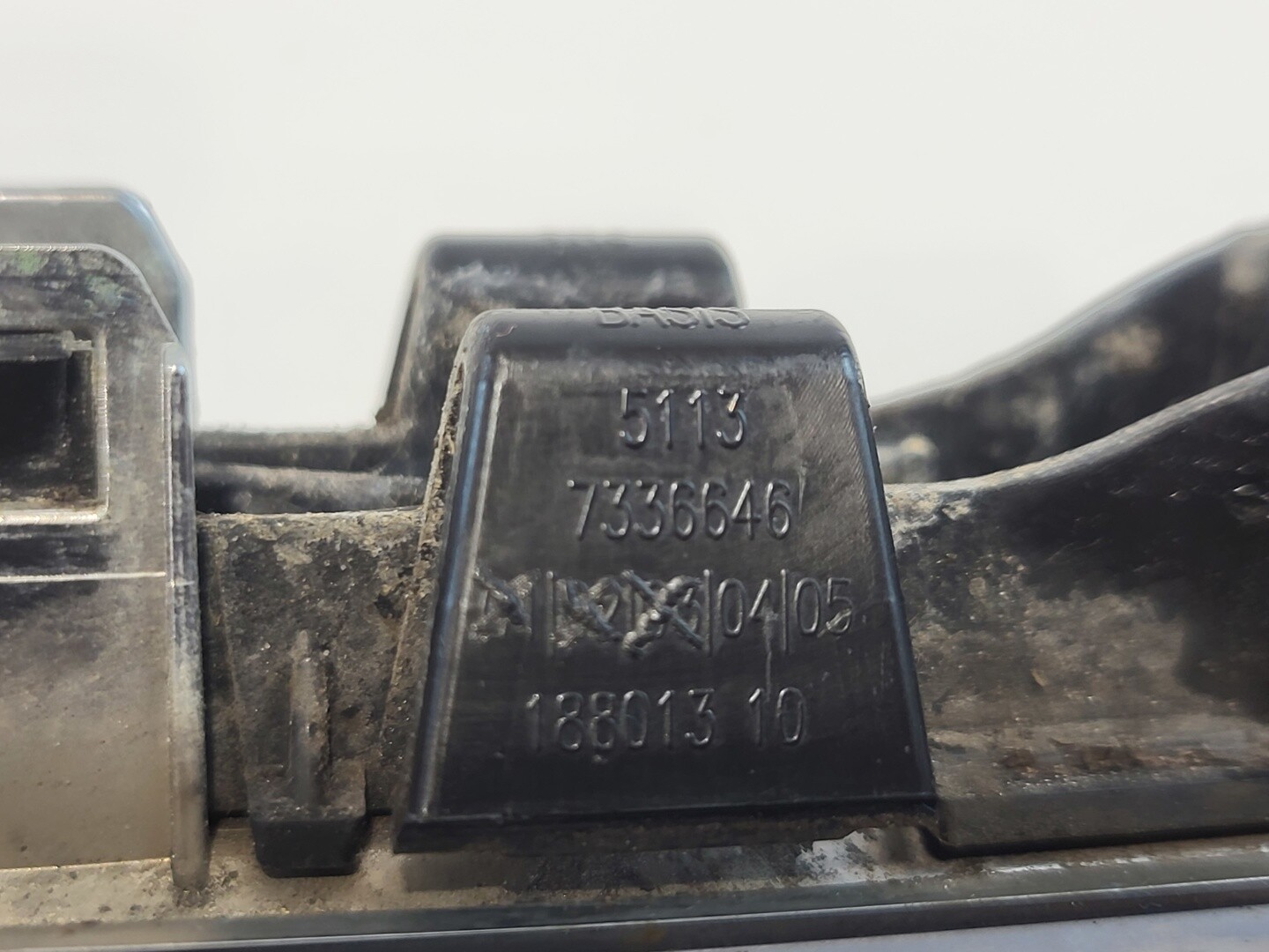 BMW F11 530dX, Zierblende Seitenwand vorne rechts, 51137336646 ...