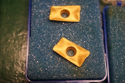 2 Sandvik APMT 16 04 08M 4040 Carbide Inserts | eBay