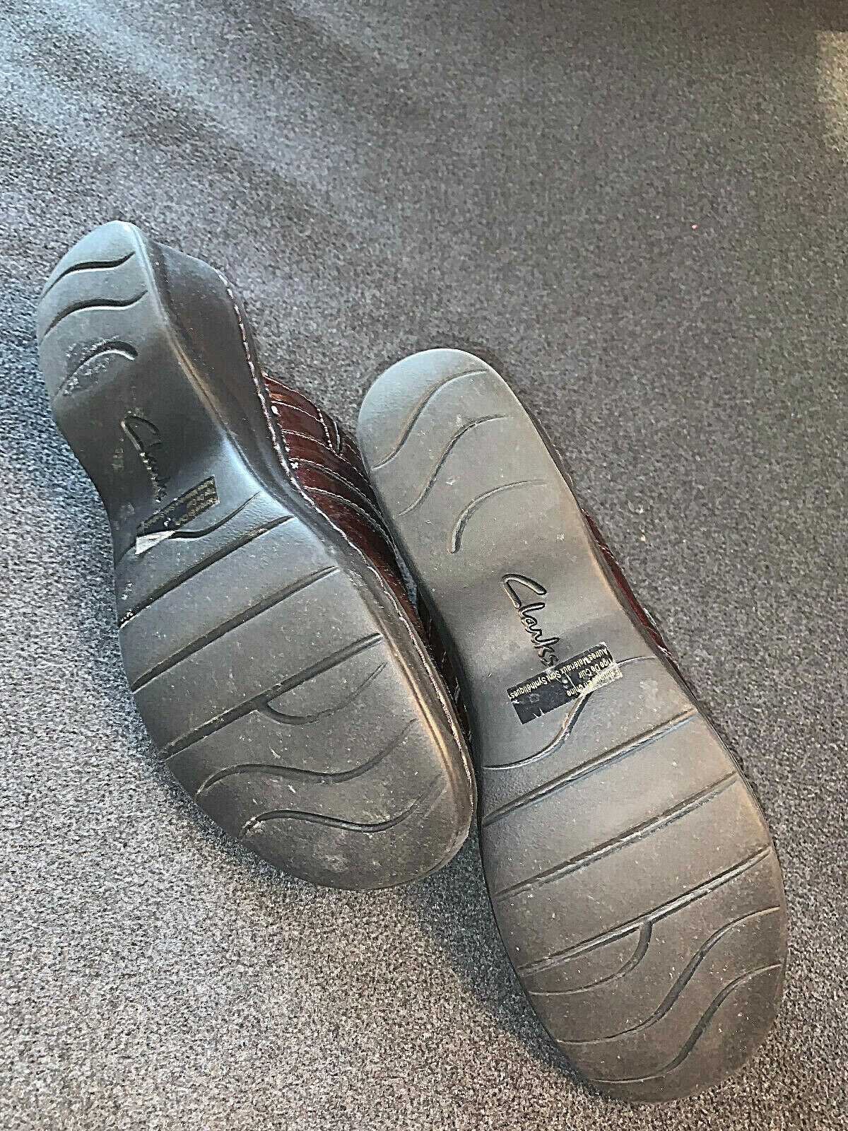 Clarks Bendables WOMENS 10M Shiny Burgundy Mules Clogs Genuine Leather ...