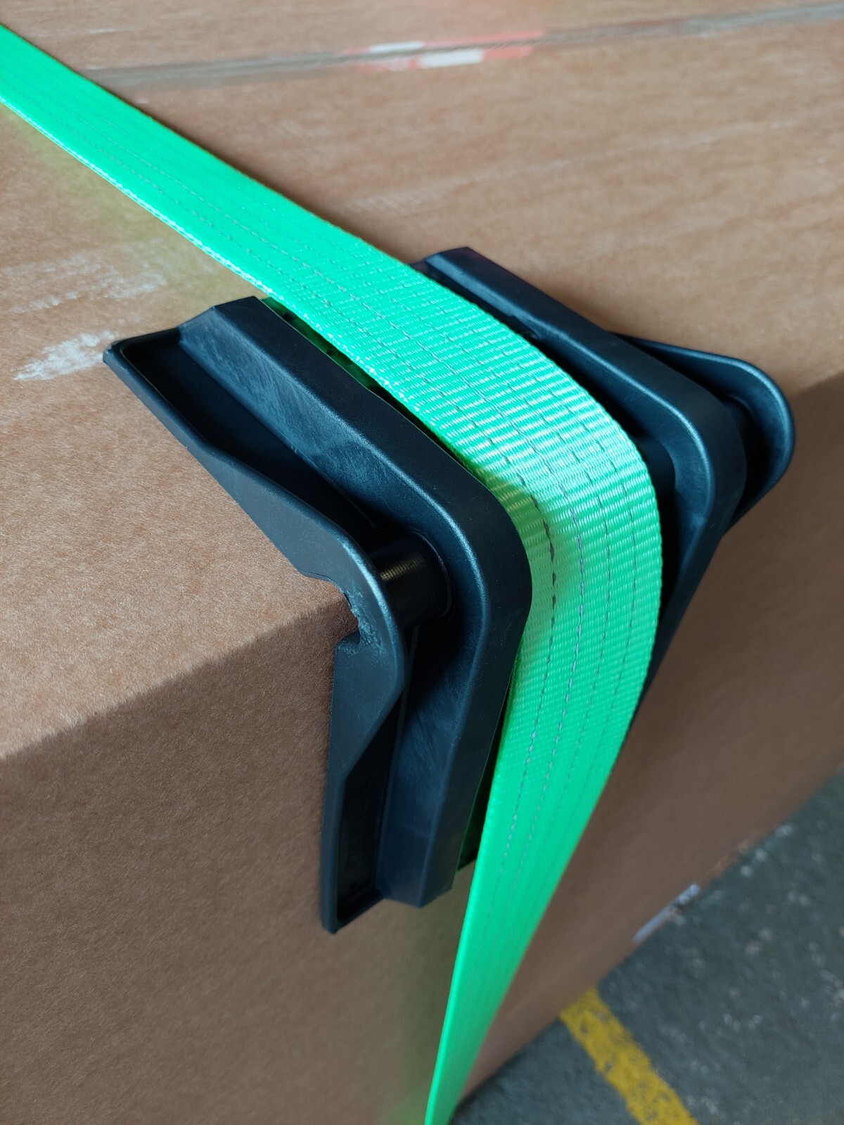 (PACK OF 25) Heavy Duty Plastic Corner Edge Protector Ratchet Strap HGV ...